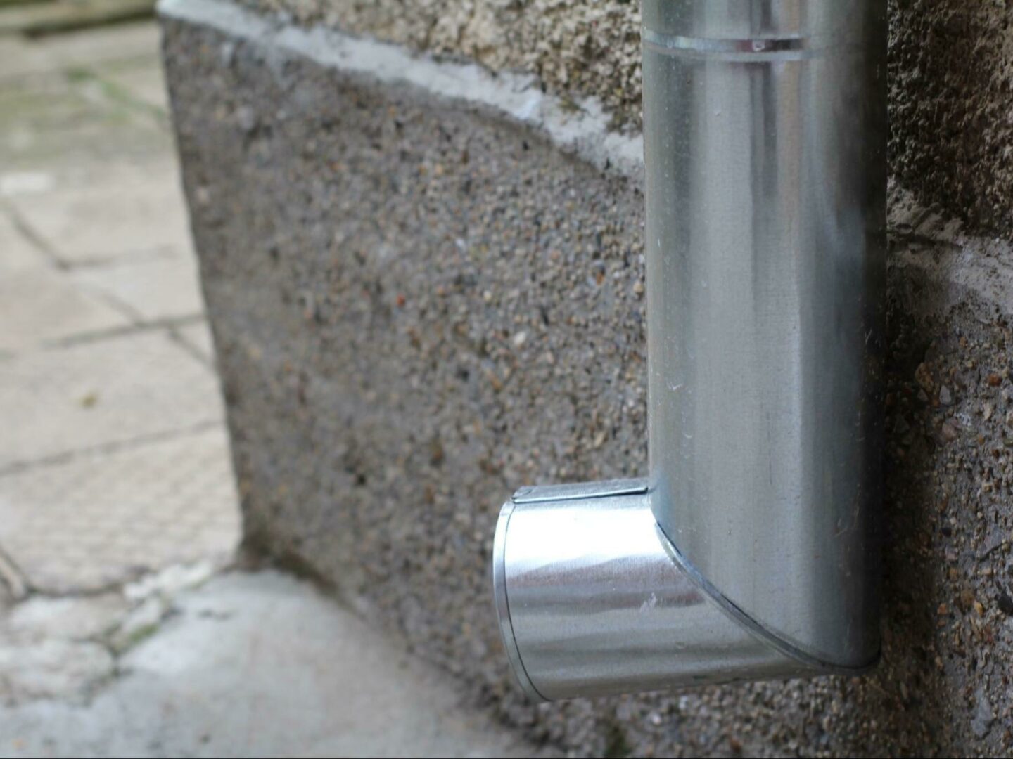 Rain Chain vs Downspout: Key Differences Explained